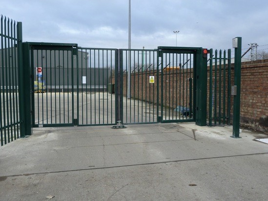 SpeedMaster™ bi-folding trackless speed gates | CLD Physical Security ...