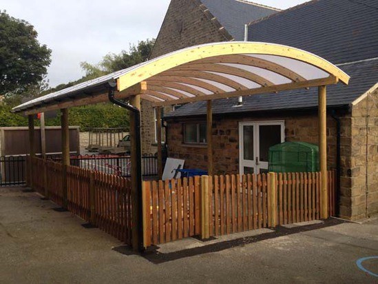 Outdoor classroom / shelter for Emley First School | Setter Shelters ...