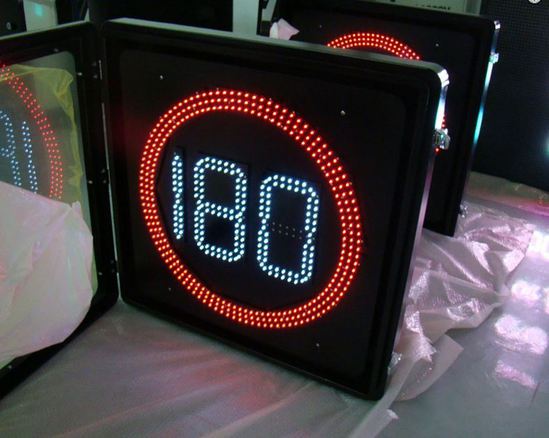 Traffic information LED road signs | Messagemaker Displays | ESI ...