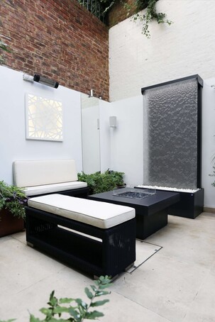 Bespoke AquaVeil® water wall feature specialists | Tills Innovations ...