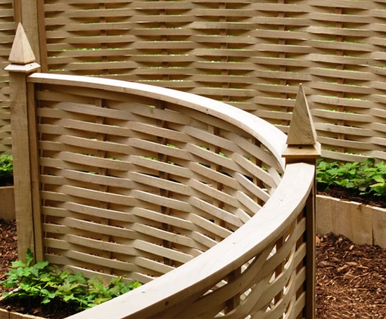 Curved oak fence panels | Quercus UK | ESI External Works
