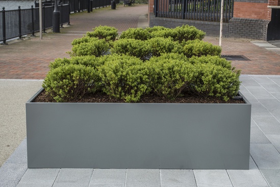Planters for commercial office landscape, Salford Quays | IOTA | ESI ...