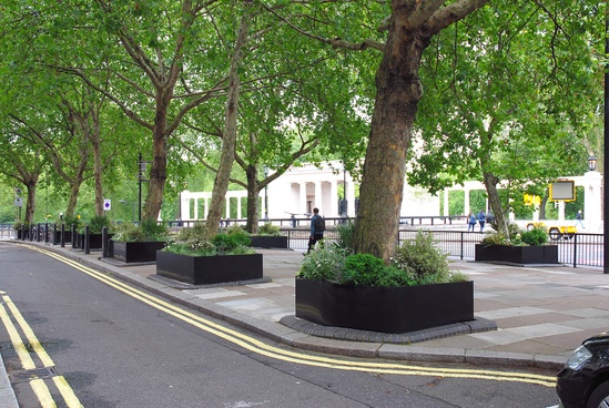 Bespoke steel tree planters for Park Lane hotel | IOTA | ESI External Works