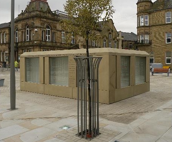 Sandstone commemorative war memorial, Nelson town centre | DP ...