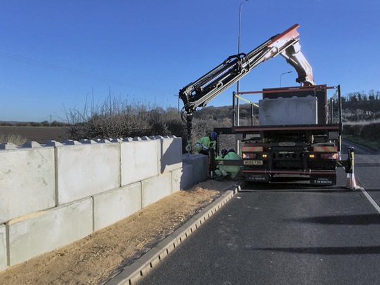 Interlocking concrete blocks for temporary flood defence | Elite ...