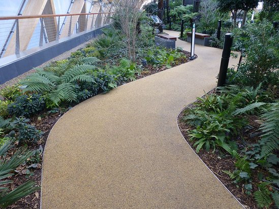 Flexible aluminium edging for roof garden pathways | Kinley | ESI ...