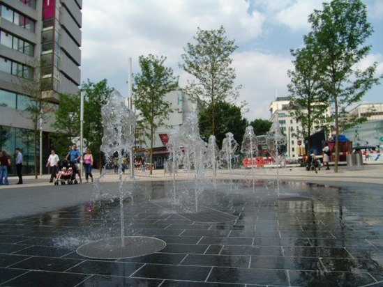 Dry plaza water feature - Lyric Square, Hammersmith | Fountains Direct ...