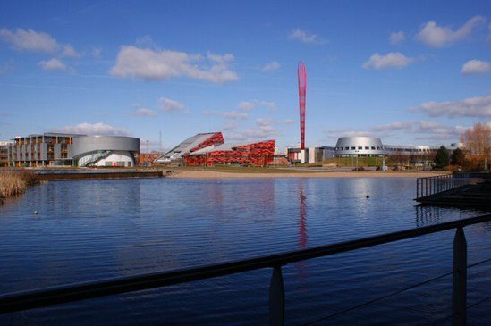 Fountain and lake water feature, Nottingham University | Fountains ...