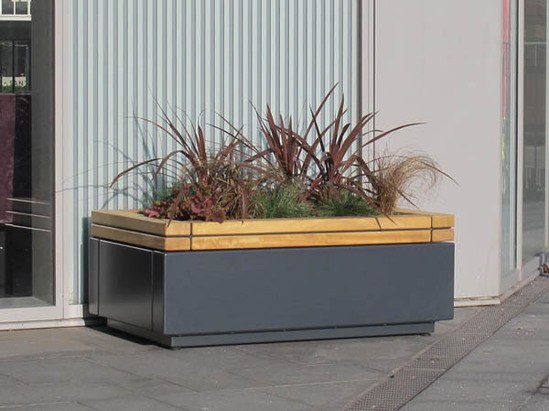 RailRoad steel and timber planter | Furnitubes | ESI External Works