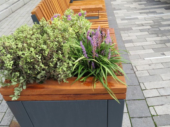 Integrated seating & planters enhance shopping centre | Furnitubes ...