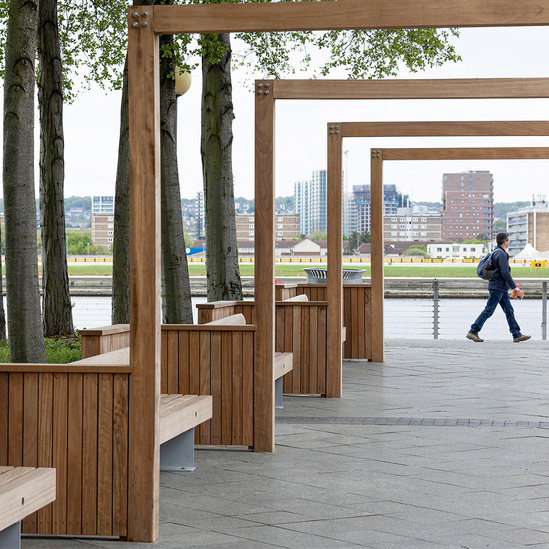 Social seating solutions for University of East London | Furnitubes ...