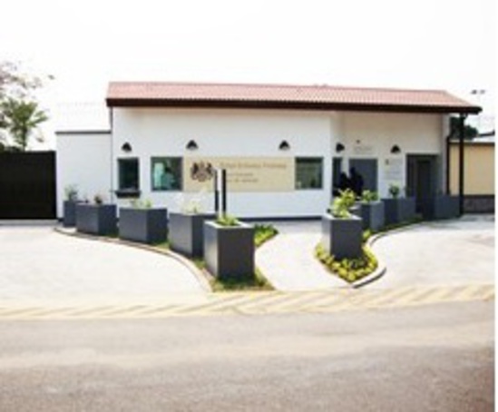 Perimeter security, British Embassy, Kinshasa, DRC | Jacksons Fencing ...