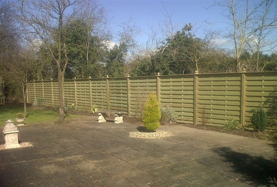 Hit and Miss horizontal timber fencing | Jacksons Fencing | ESI ...