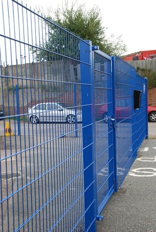EuroGuard® Flatform welded mesh fencing | Jacksons Fencing | ESI ...