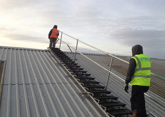 Safe stepped aluminium walkway for factory rooftop | Kee Safety | ESI ...