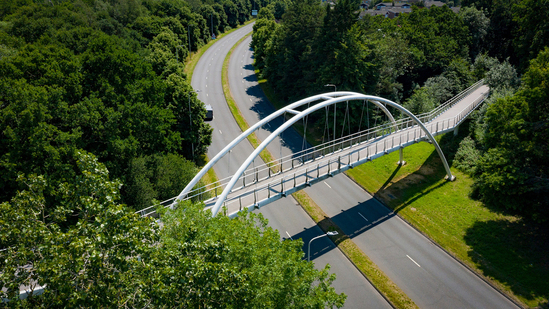 Steel sprung arch footbridge over A3095 at Bracknell | Nusteel ...