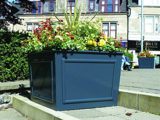 Castaway® planters for large feature planting | Plantscape | ESI ...
