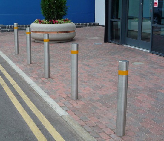 Trinity - stainless steel fixed post | AUTOPA | ESI External Works