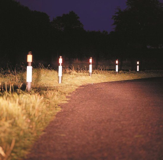 Fleximarker - high-visibility flexible verge marker | AUTOPA | ESI ...