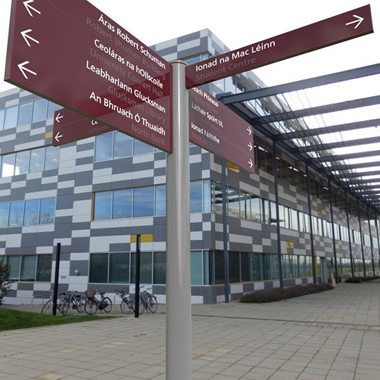 Waypoint adjustable aluminium fingerpost system | Signscape and ...