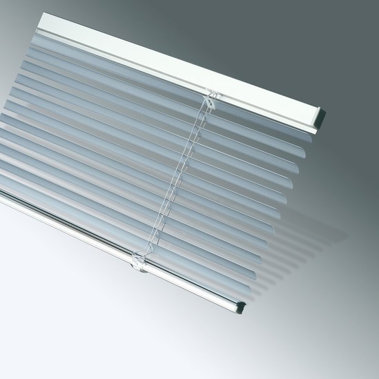8250 Electrically operated Venetian blind system | Silent Gliss | ESI ...