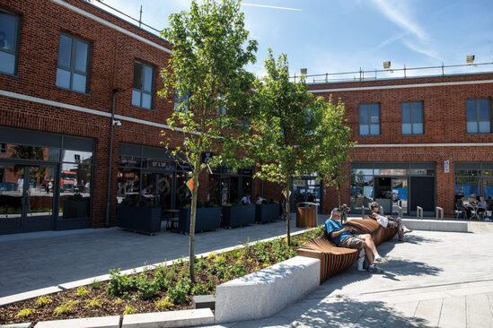 Bespoke 'Undulating' seating for commercial retail venue | Woodscape ...