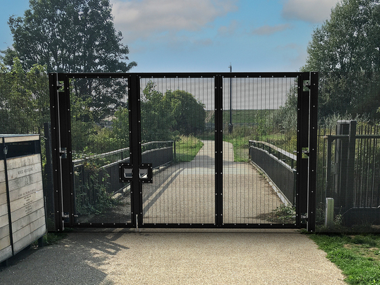 358 vehicle gates | Zaun | ESI External Works
