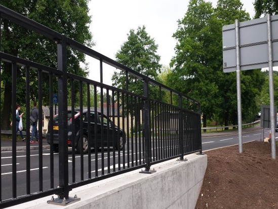 P4 pedestrian parapet guardrail | Alpha Rail | ESI External Works