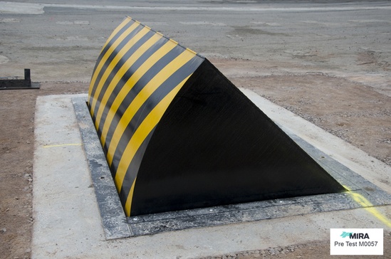 RB1000CR Centurion road blocker | Avon Barrier | ESI External Works