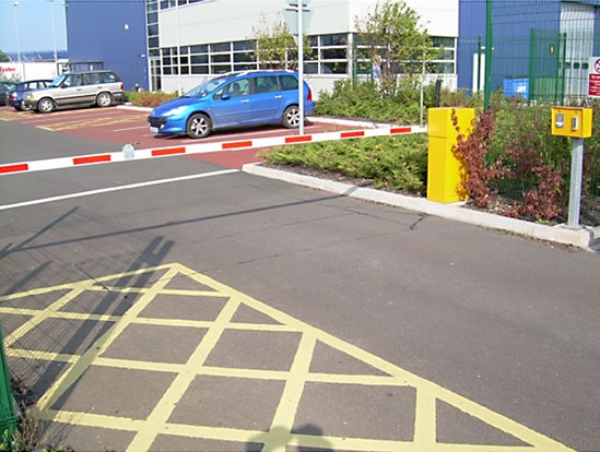 EB750 Excel automatic traffic security barriers | Avon Barrier | ESI ...