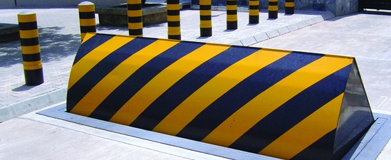 RB780CR Chieftain road blocker | Avon Barrier | ESI External Works