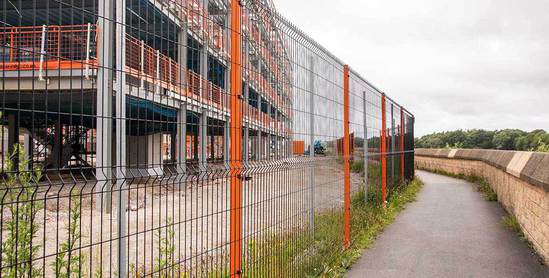 VGuard rigid mesh fencing secures construction site | Barkers Fencing ...