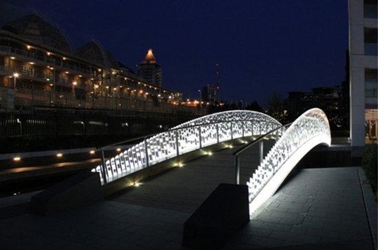 24 x 3m illuminated footbridge - Chelsea Creek | CTS Bridges | ESI ...