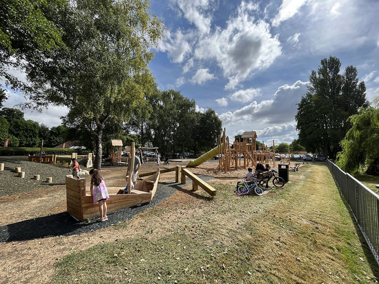 Refurbishment of play area - Canal Fields, Berkhamsted | eibe play Ltd ...