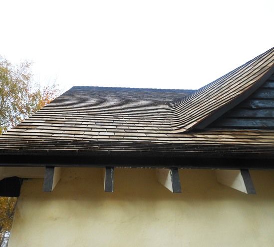 Canadian cedar shingle roofing, listed highland cottage | Marley | ESI ...