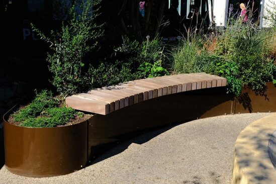 Bespoke seating for pocket park at Clarence Fountain | Benchmark Design ...