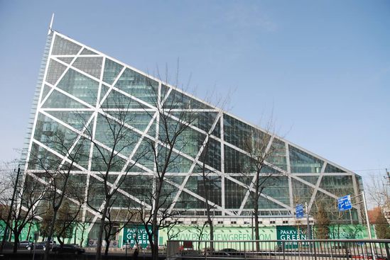 Hybrid cooling system for sustainable new-build complex | AET Flexible ...