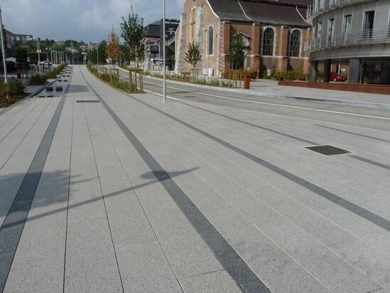 Concrete paving slabs and benches for public square | URBASTYLE® | ESI ...