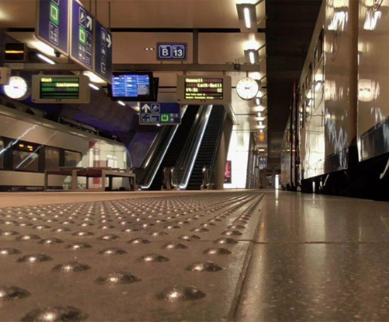 Architectural concrete platform edges for train station | URBASTYLE ...