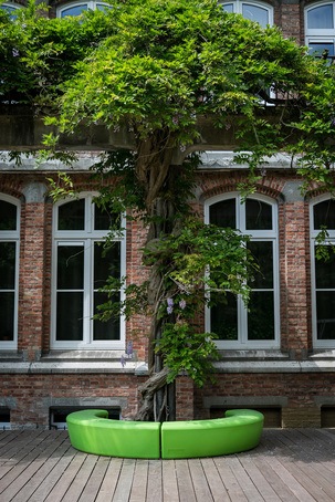 Loop Arc recycled plastic curved benches by out-sider | Artform Urban ...