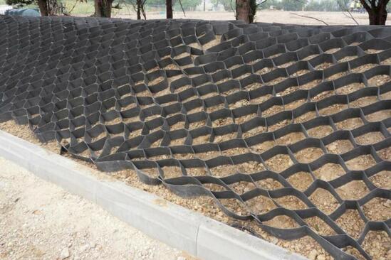 Earthworxs Groundcell - for slopes and embankments | Green Grid Systems ...