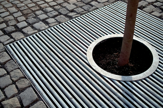 Arbottura square or circular steel tree grate | mmcité UK | ESI ...