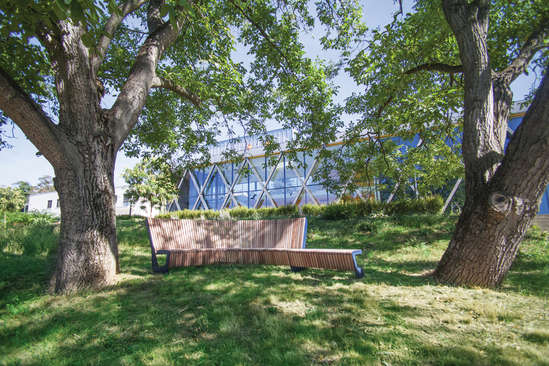 Landscape Compact Park Bench | mmcité UK | ESI External Works