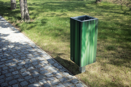Nanuk steel framed litter bin with timber slats | mmcité UK | ESI ...