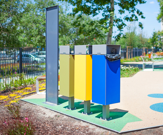 Nanuk steel framed litter bin with timber slats | mmcité UK | ESI ...