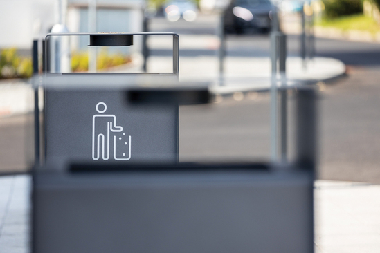 Radium steel litter bin with ash tray | mmcité UK | ESI External Works