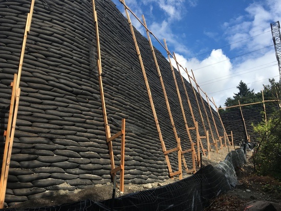 15m-high retaining wall for new retirement home complex | Gravitas ...