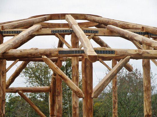 16m-diameter bespoke timber roundhouse with sedum roof | Roundwood ...