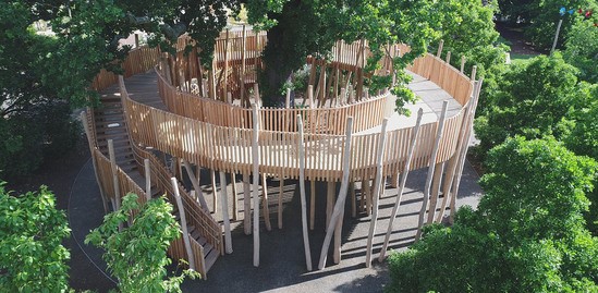 Oak Tree Circle timber play structure - Kew Gardens | Duncan & Grove ...