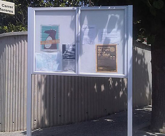 Tradition 30 - post mounted 2-door outdoor noticeboards | Notice Board ...